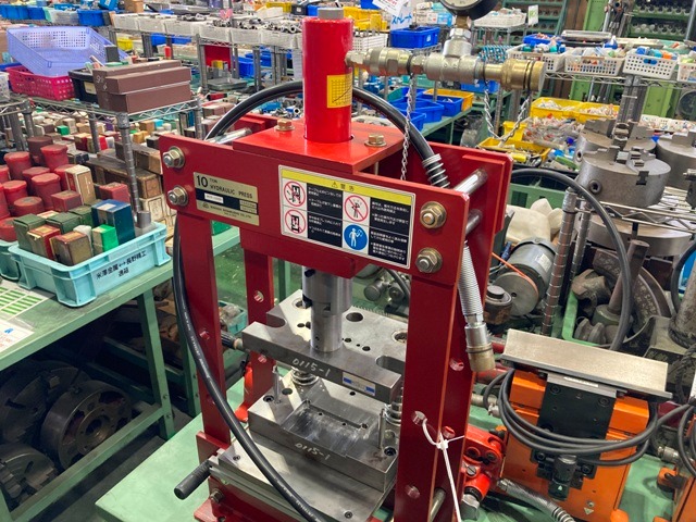 マサダ製作所 10T油圧プレス MTP-10HP | UMNET（ユーエムネット）