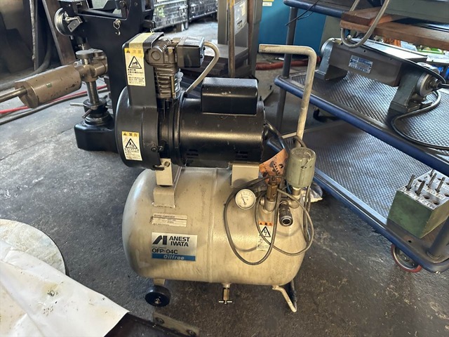 ANEST IWATA 0.4kwコンプレッサー（レシプロ ・オイルフリー） OFP-04C | UMNET（ユーエムネット）