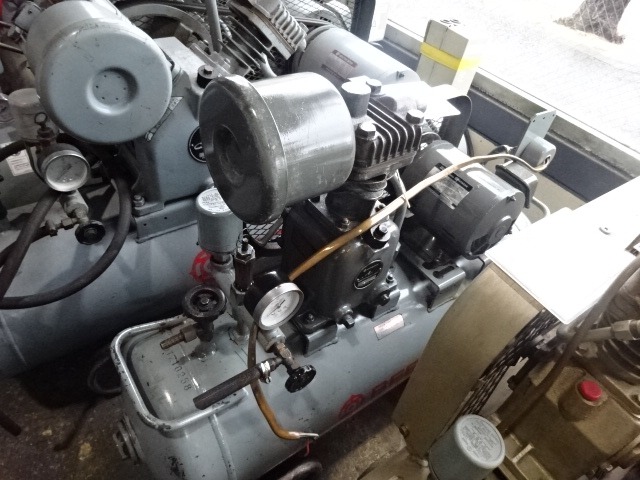 HITACHI 0.75kwコンプレッサー 0.75P-9.5T | UMNET（ユーエムネット）