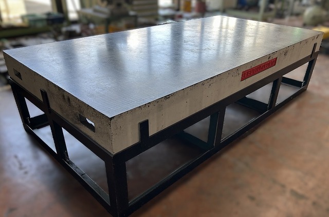 西部鋳工 超仕上盤 2400×1200×1800㎜ 台付 | UMNET（ユーエムネット）